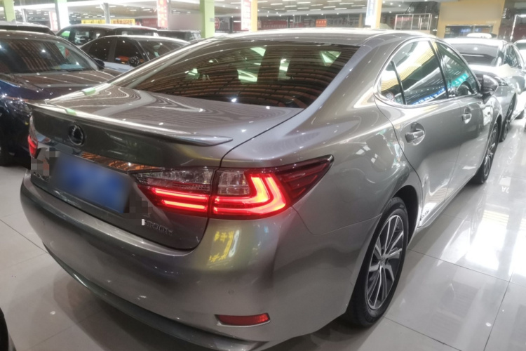 【视频/图片】二手雷克萨斯ES 2015款 300h 舒适版价格 - 瓜子二手车